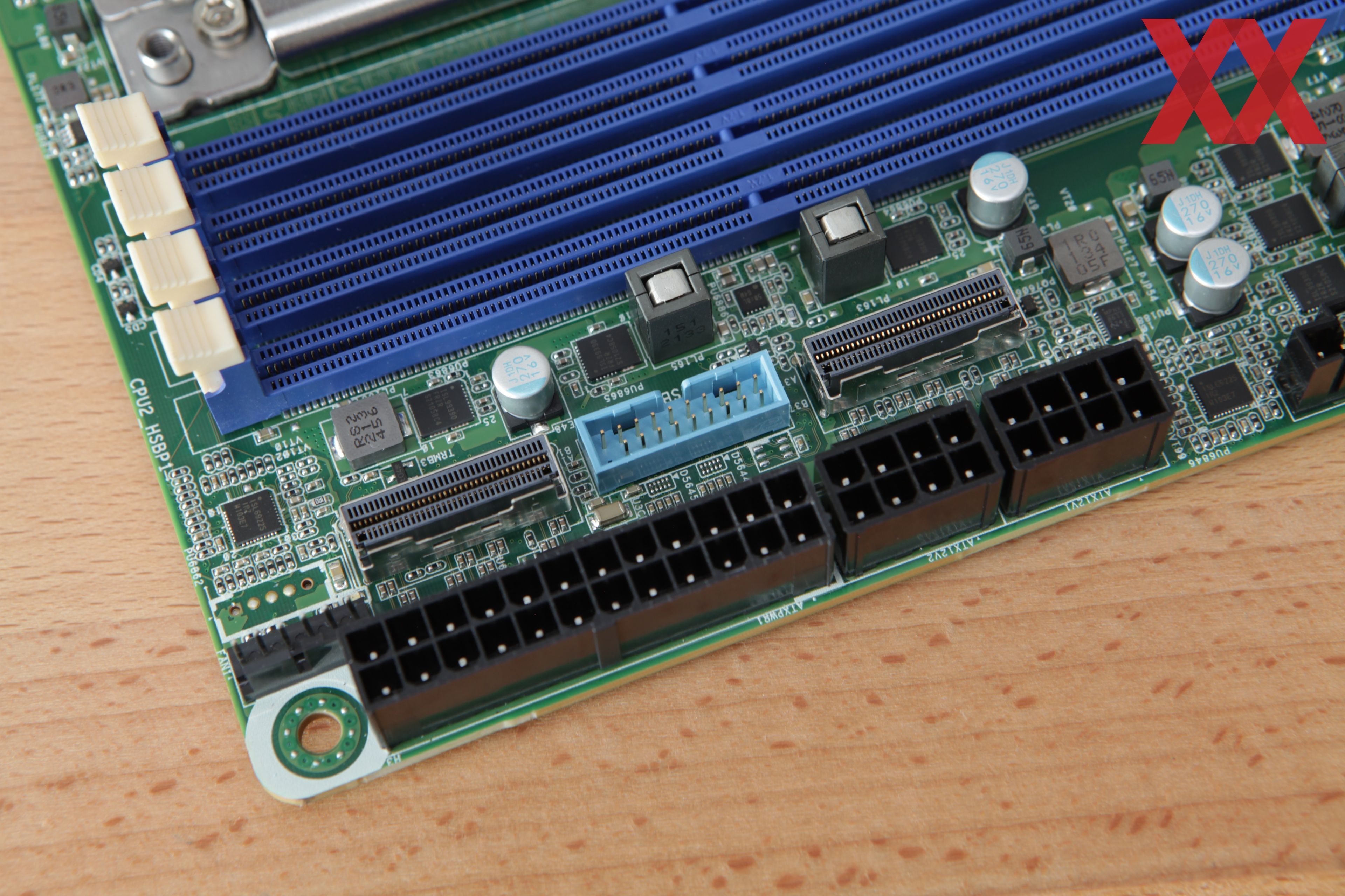 ASRock Rack ROME2D16-2T im Test: Zweimal EPYC für jede Menge PCIe ...