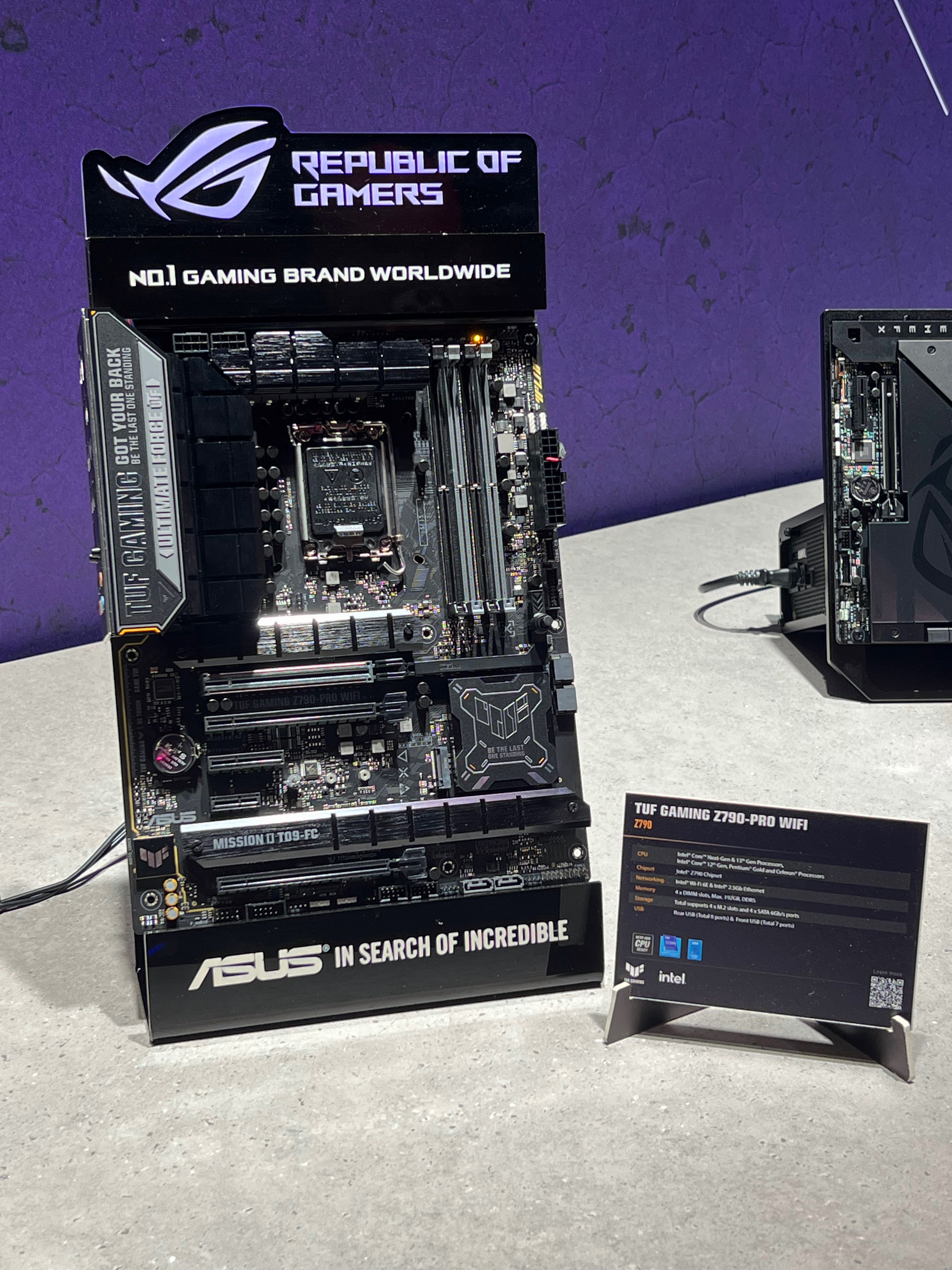 Vier neue Z790-Boards von ASUS: Das ROG Maximus Z790 Dark Hero erhält ...